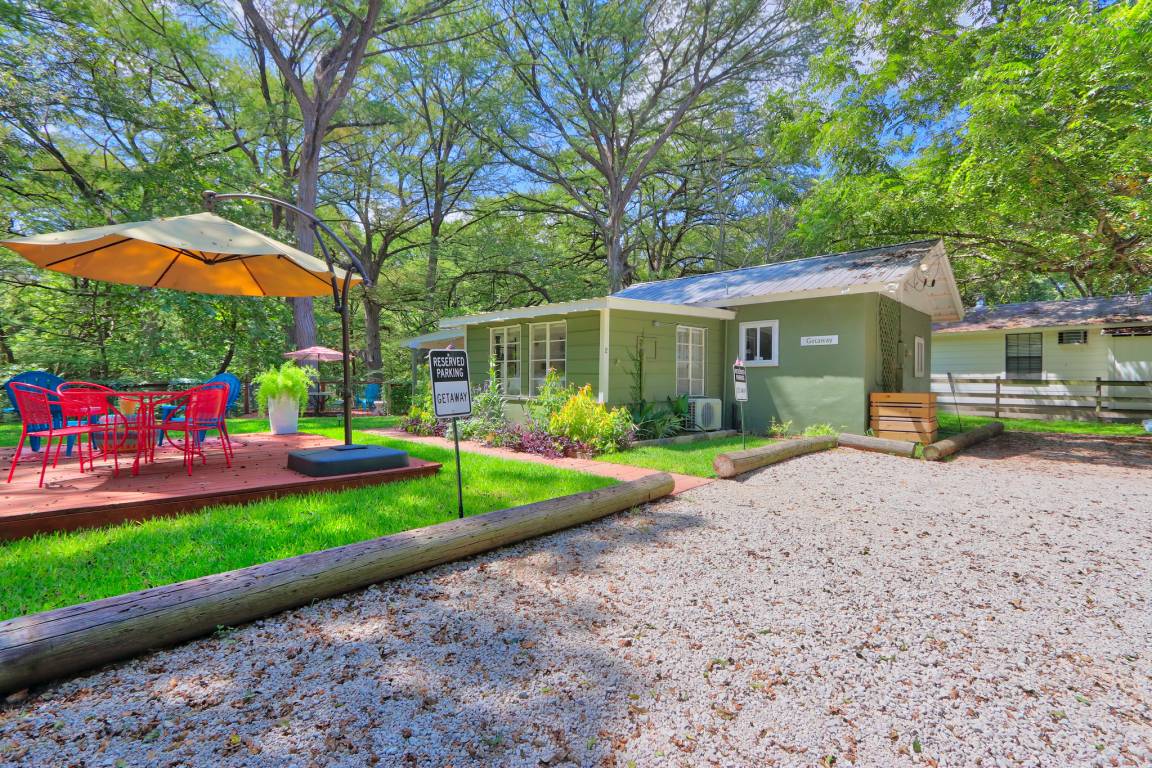 56 M² Cabin ∙ 1 Bedroom ∙ 4 Guests - Wimberley, TX