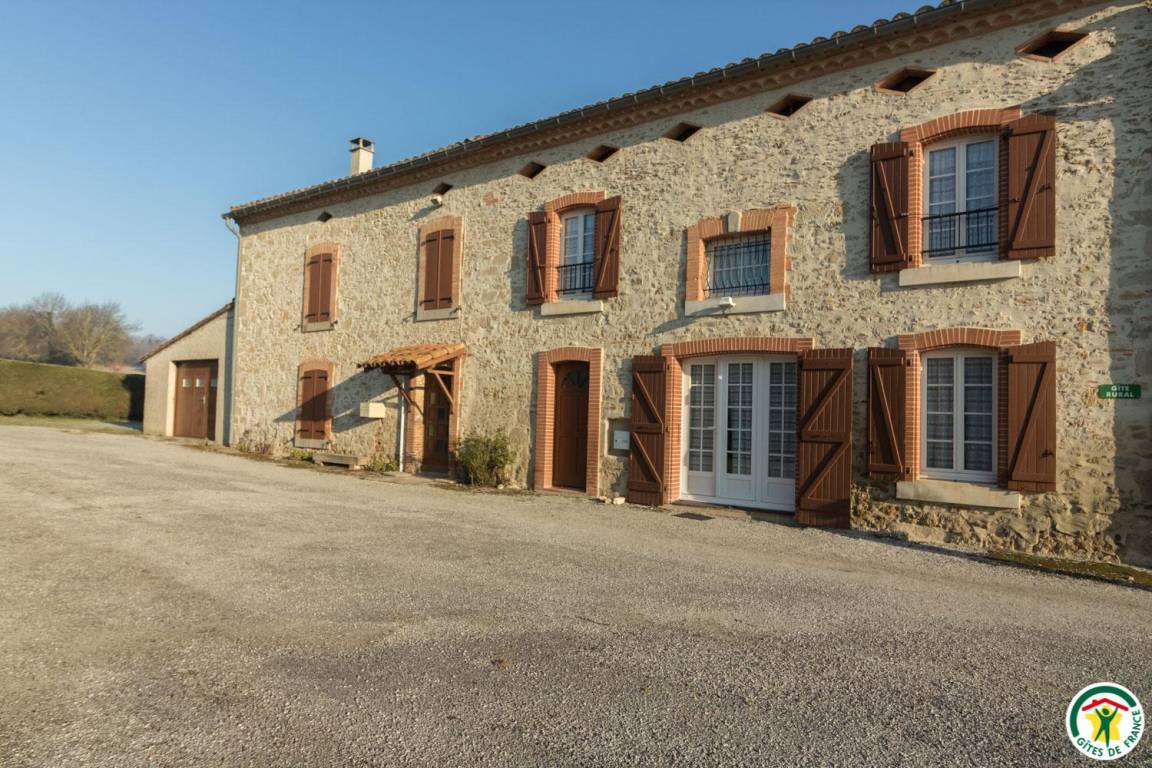 100 M² Gîte ∙ 3 Chambres ∙ 6 Personnes - La Pomarède