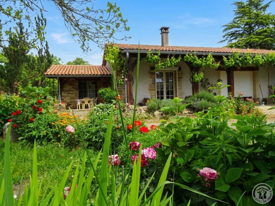 91 M² Gîte ∙ 2 Chambres ∙ 4 Personnes - Lannemezan