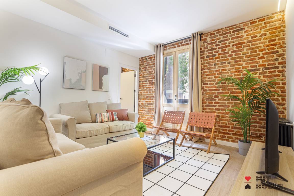 80 M² Apartamento ∙ 3 Habitaciones ∙ 8 Huéspedes - Madrid