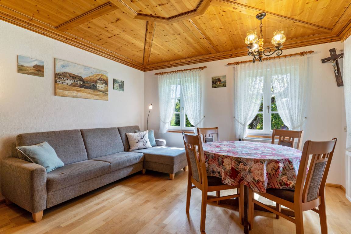 85 M² Ferienwohnung ∙ 2 Schlafzimmer ∙ 4 Gäste - Hausach