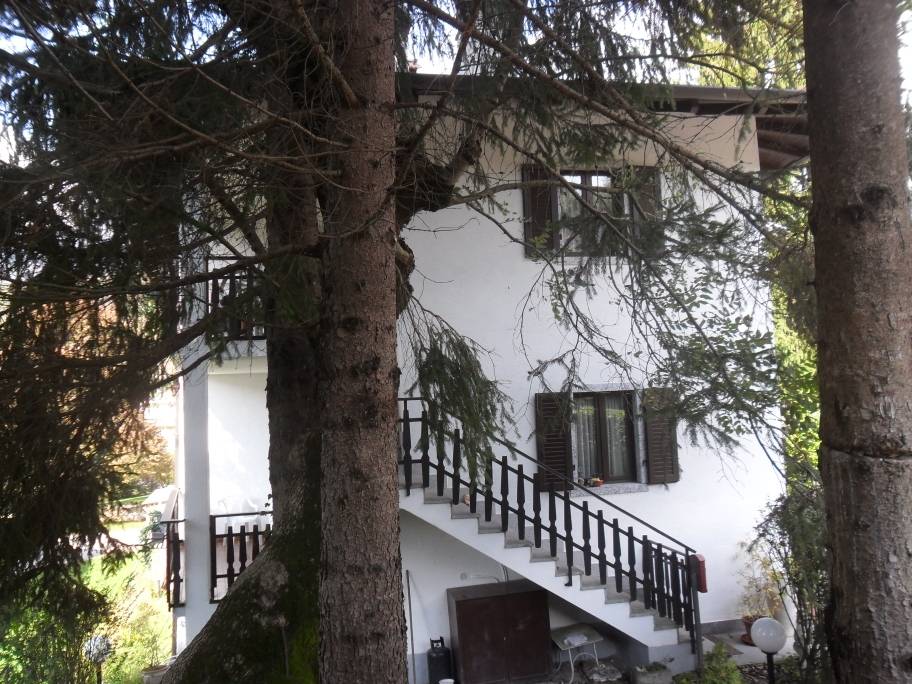 90 M² Appartamento Vacanza ∙ 3 Camere Da Letto ∙ 5 Ospiti - Comano