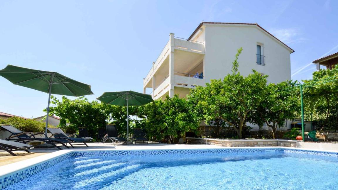 85 M² Apartamento ∙ 4 Habitaciones ∙ 8 Huéspedes - Pula