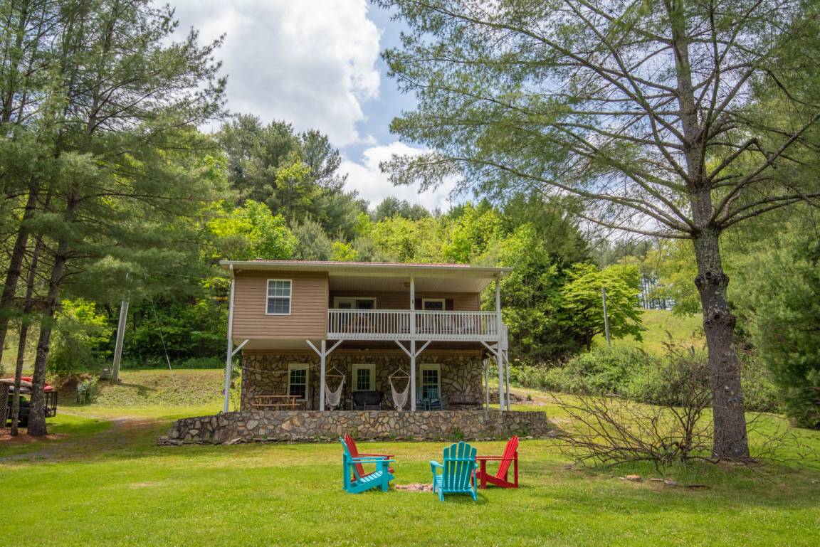 Cottage ∙ 2 Bedrooms ∙ 8 Guests - New River State Park, Laurel Springs