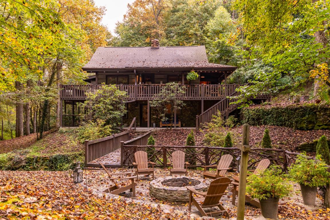 154 M² Cabin ∙ 3 Bedrooms ∙ 7 Guests - Blowing Rock, NC