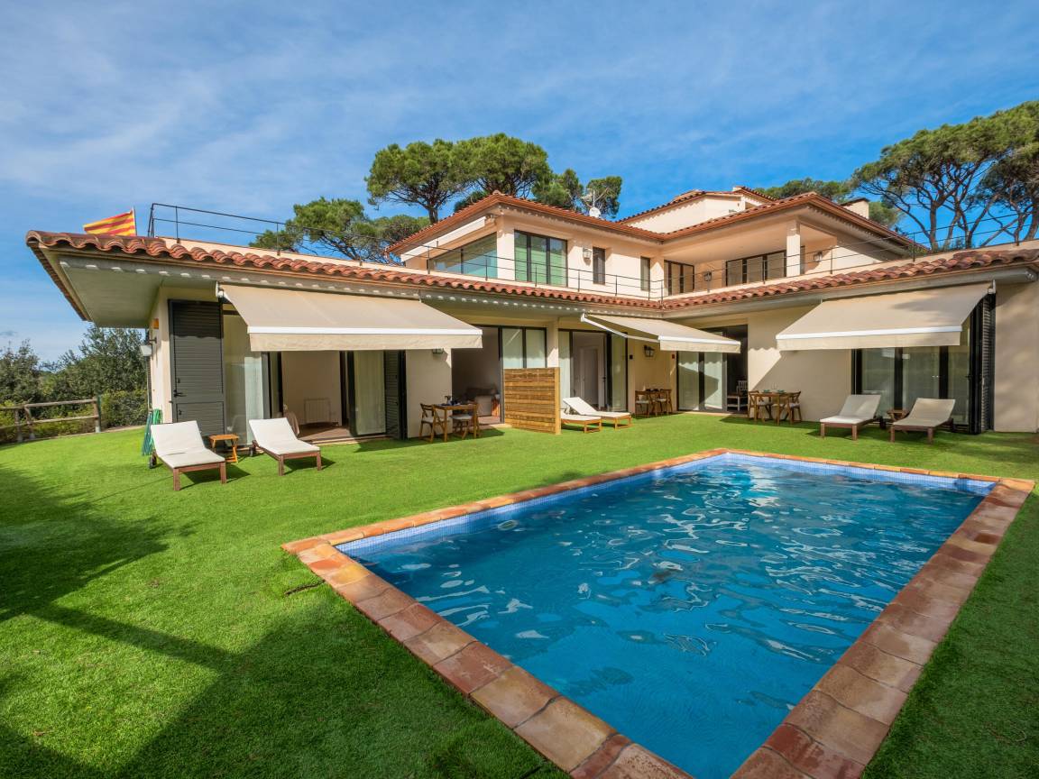 75 M² Appartement ∙ 2 Chambres ∙ 4 Personnes - Begur