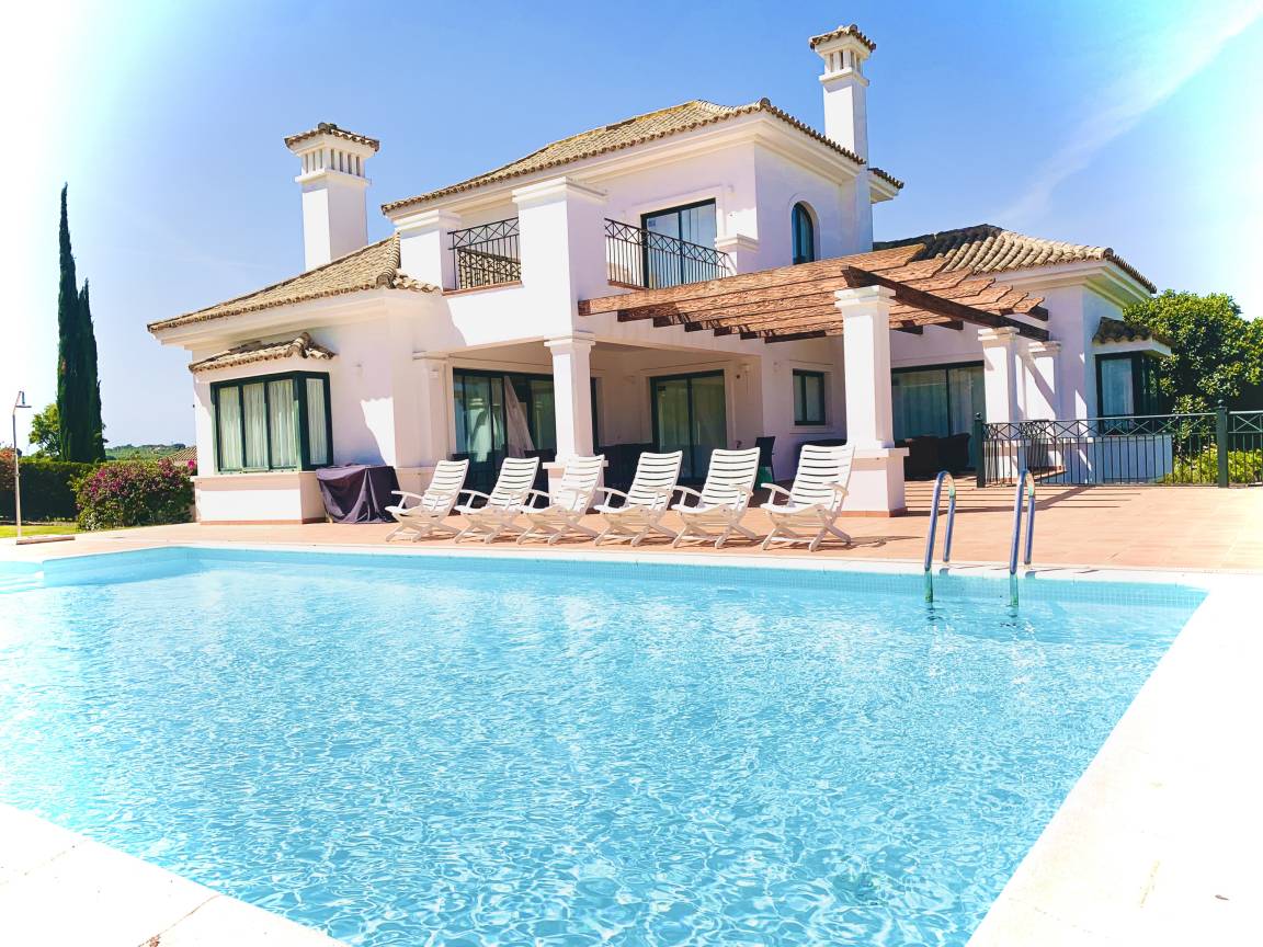350 M² Villa ∙ 5 Bedrooms ∙ 10 Guests - Algar