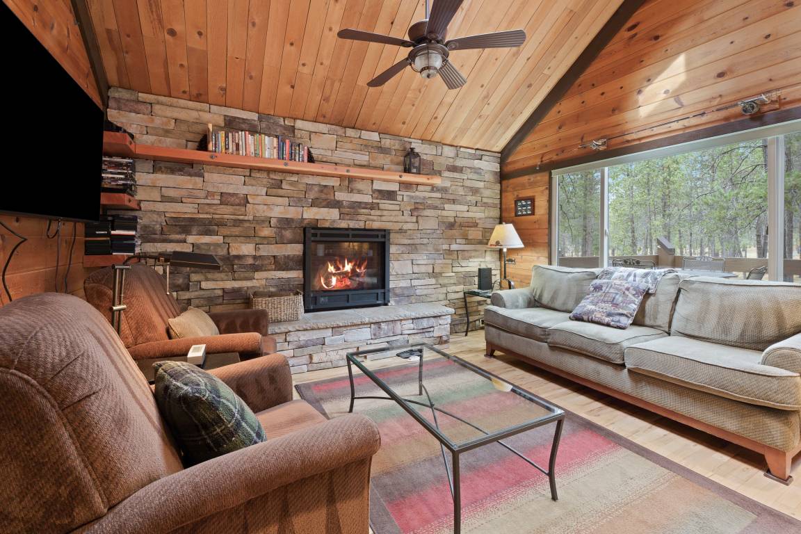 Cabin ∙ 2 Bedrooms ∙ 6 Guests - Oregon