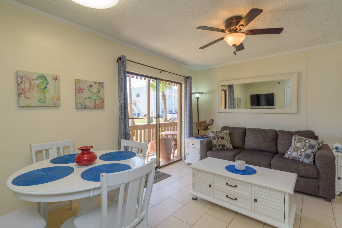 Condo ∙ 1 Bedroom ∙ 4 Guests - Port Isabel, TX