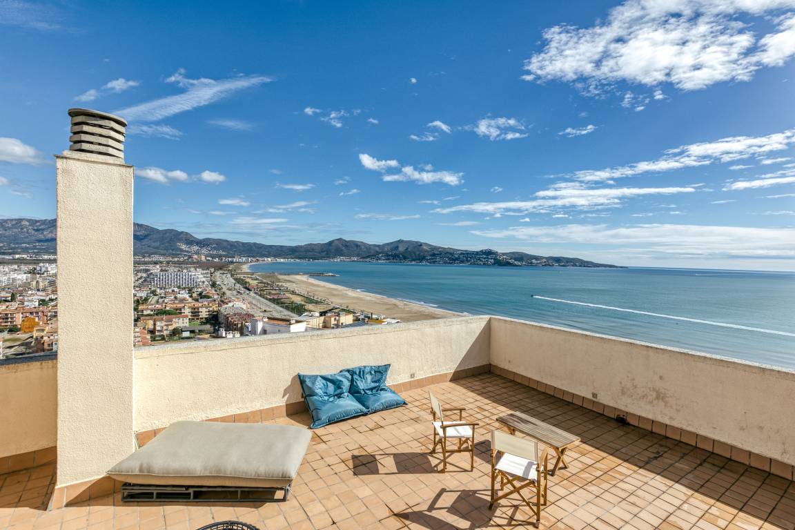 100 M² Apartment ∙ 2 Bedrooms ∙ 4 Guests - Empuriabrava