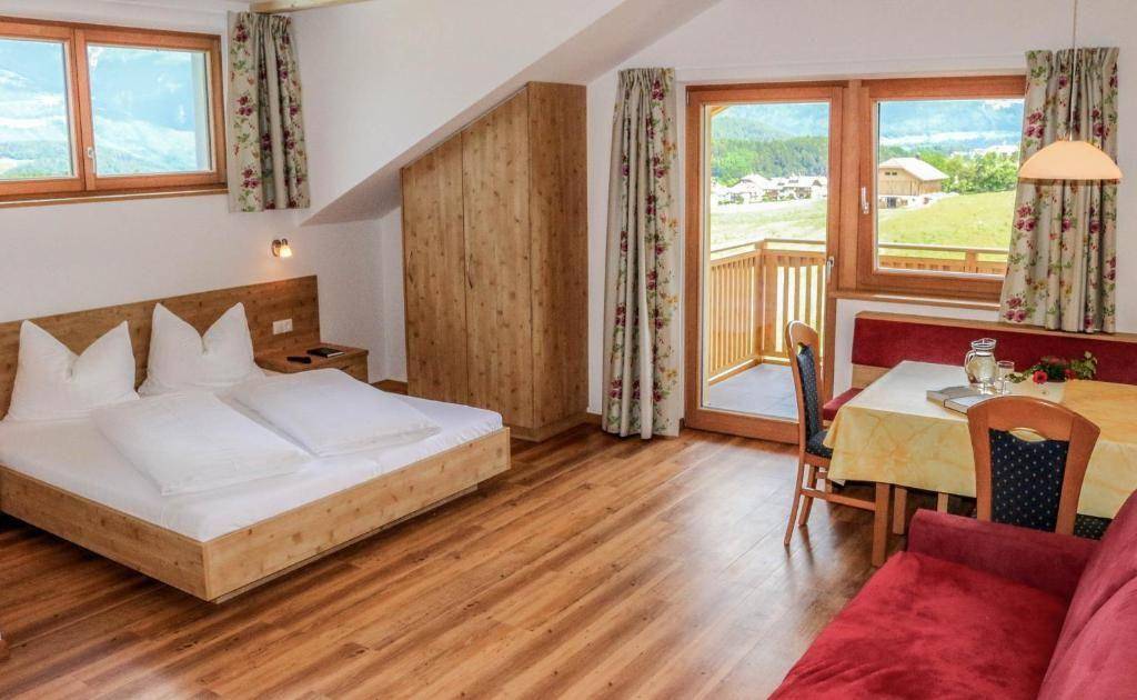 40 M² Apartment ∙ 4 Guests - Kronplatz