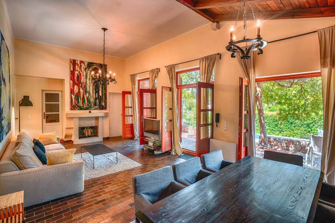 125 M² Ferienhaus ∙ 4 Schlafzimmer ∙ 8 Gäste - Jelsa