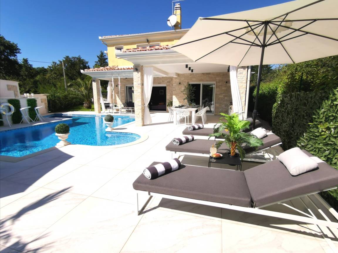 250 M² Villa ∙ 4 Bedrooms ∙ 8 Guests - Umag