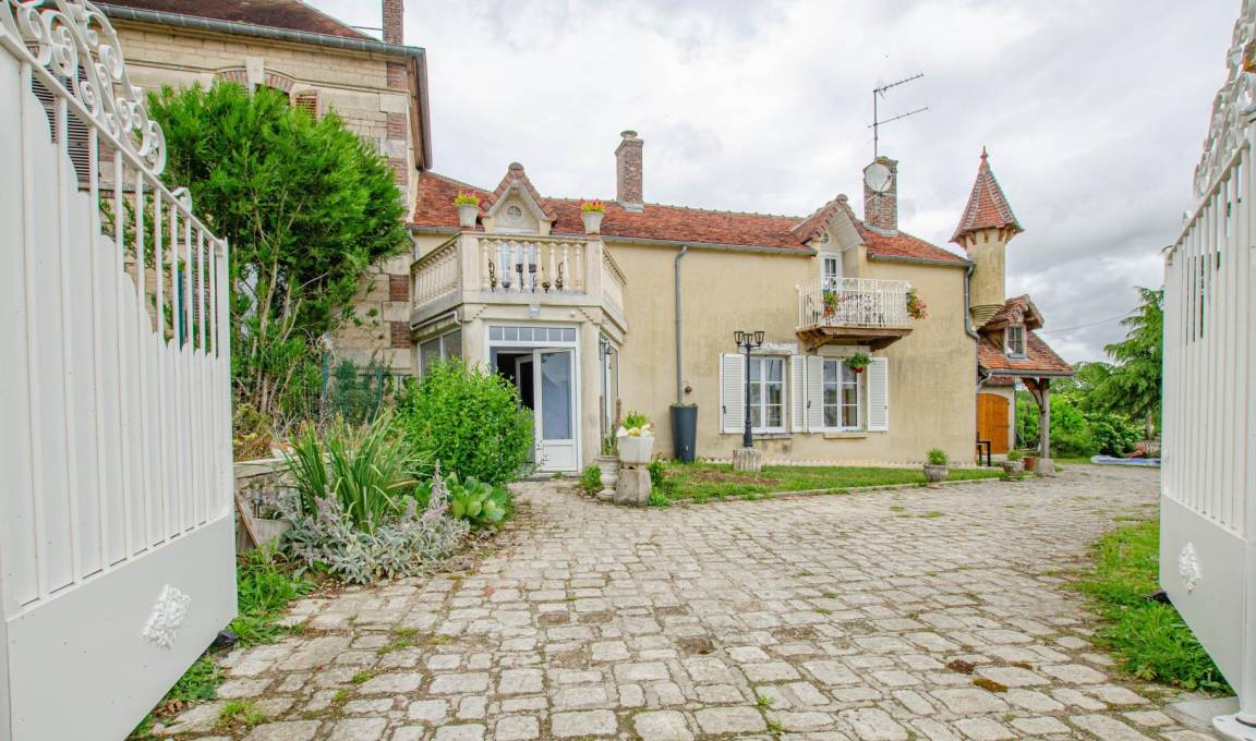 178 M² Gîte ∙ 4 Chambres ∙ 9 Personnes - Bar-sur-Seine