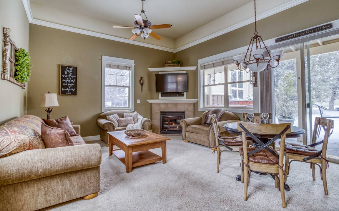 121 M² House ∙ 2 Bedrooms ∙ 6 Guests - Eagle Crest, OR