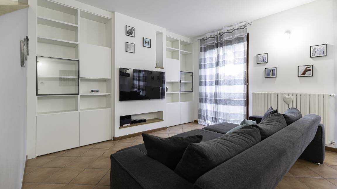 150 M² Villa ∙ 3 Bedrooms ∙ 5 Guests - Monza