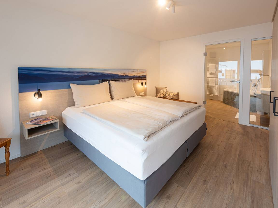 55 M² Ferienwohnung ∙ 2 Gäste - Chiemsee