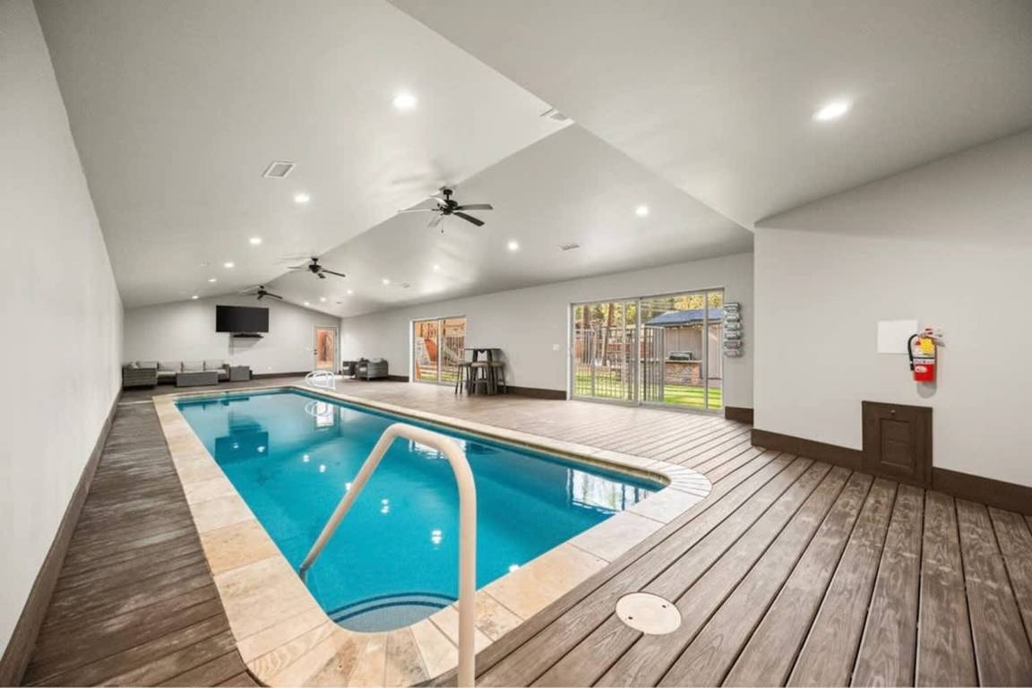 Apartment ∙ 5 Bedrooms ∙ 16 Guests - Big Bear Lake, CA