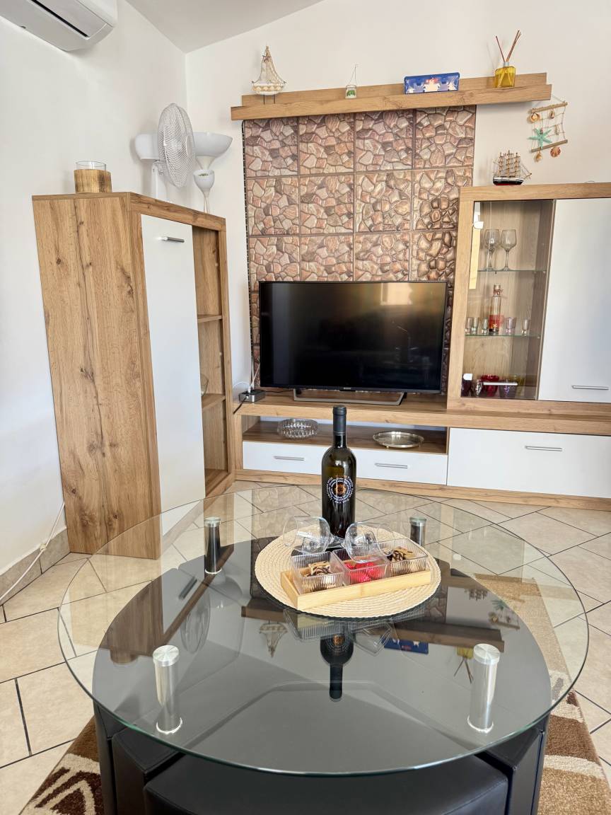 27 M² Apartment ∙ 1 Bedroom ∙ 4 Guests - Starigrad