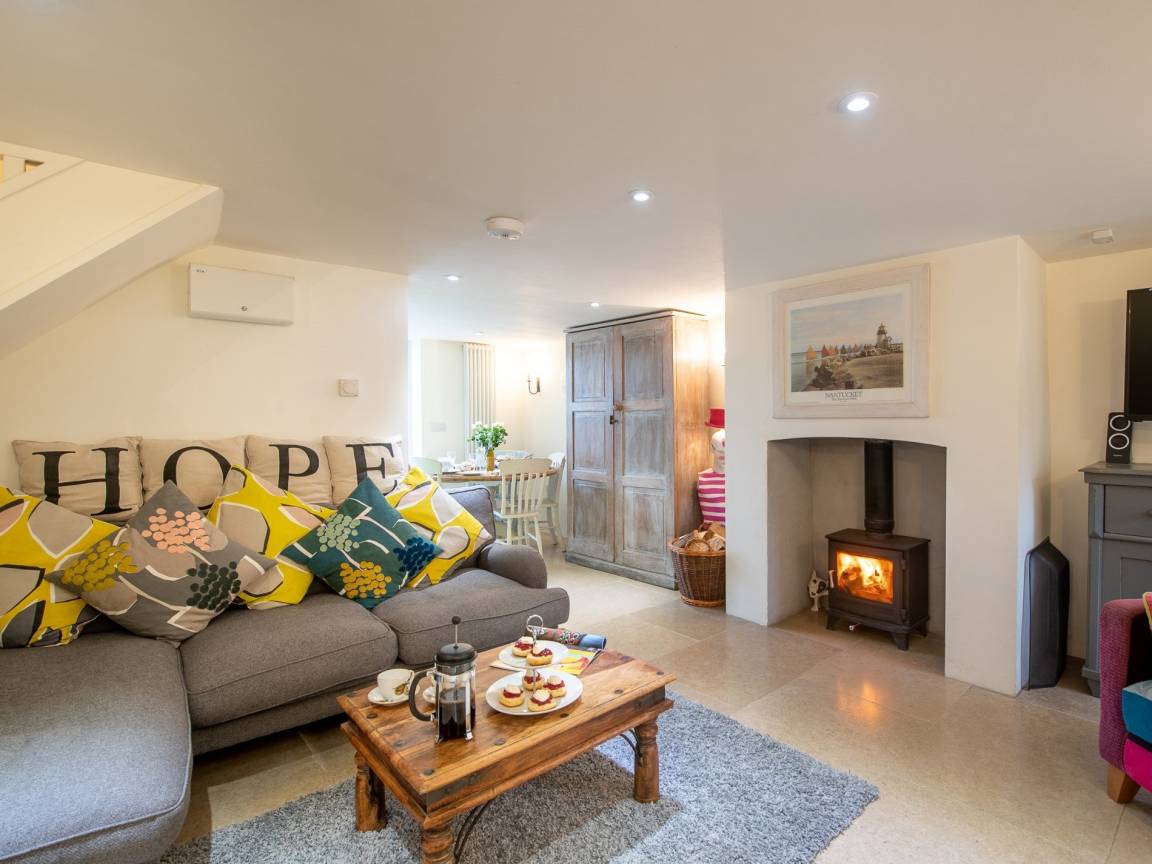 Cottage ∙ 3 Bedrooms ∙ 5 Guests - Charmouth