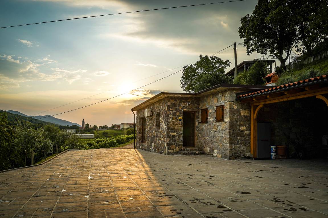 97 M² House ∙ 2 Bedrooms ∙ 6 Guests - Štanjel