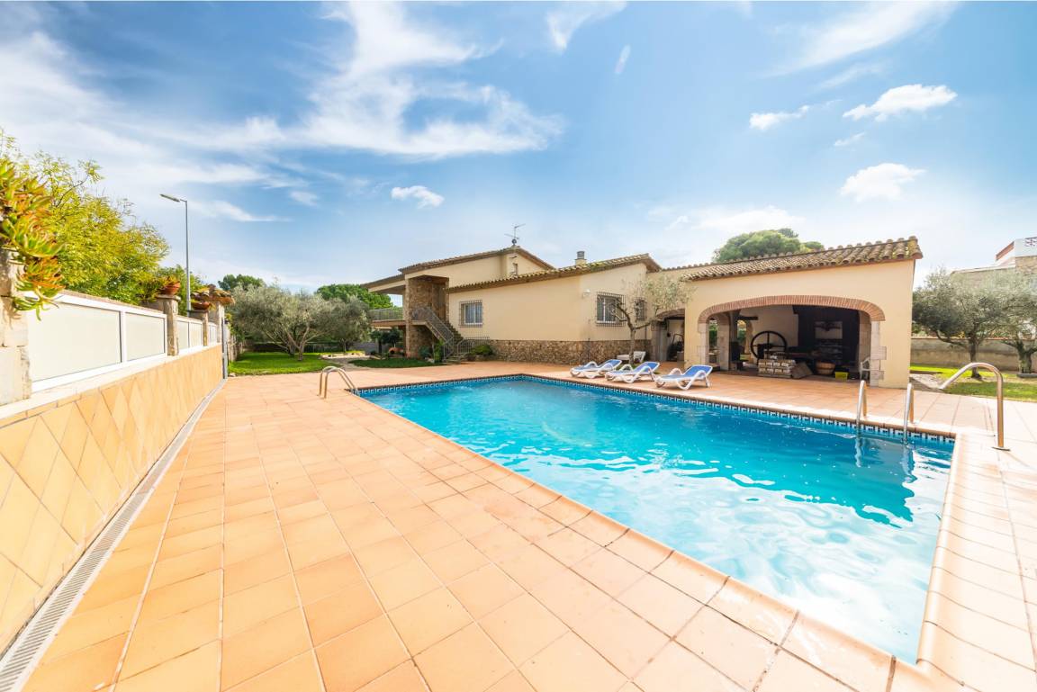 478 M² Villa ∙ 4 Habitaciones ∙ 13 Huéspedes - La Escala