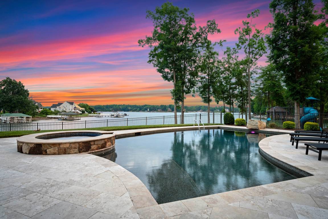 408 M² House ∙ 5 Bedrooms ∙ 18 Guests - Lake Norman, Catawba