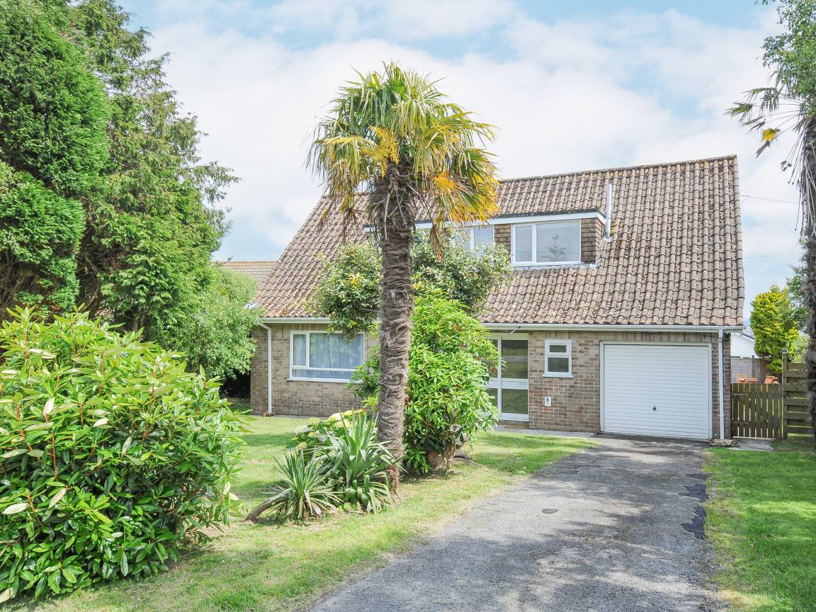 Cottage ∙ 4 Bedrooms ∙ 8 Guests - St Austell