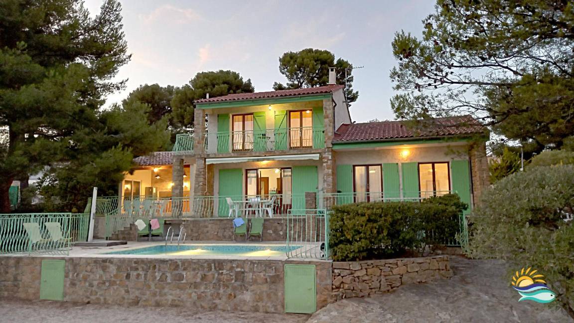 135 M² Maison De Vacances ∙ 4 Chambres ∙ 8 Personnes - Ceyreste
