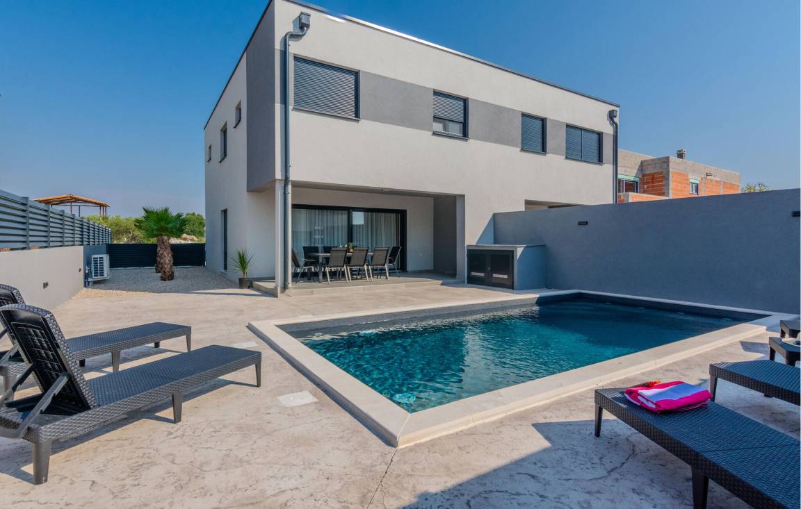 100 M² Maisonette ∙ 3 Bedrooms ∙ 8 Guests - Nin