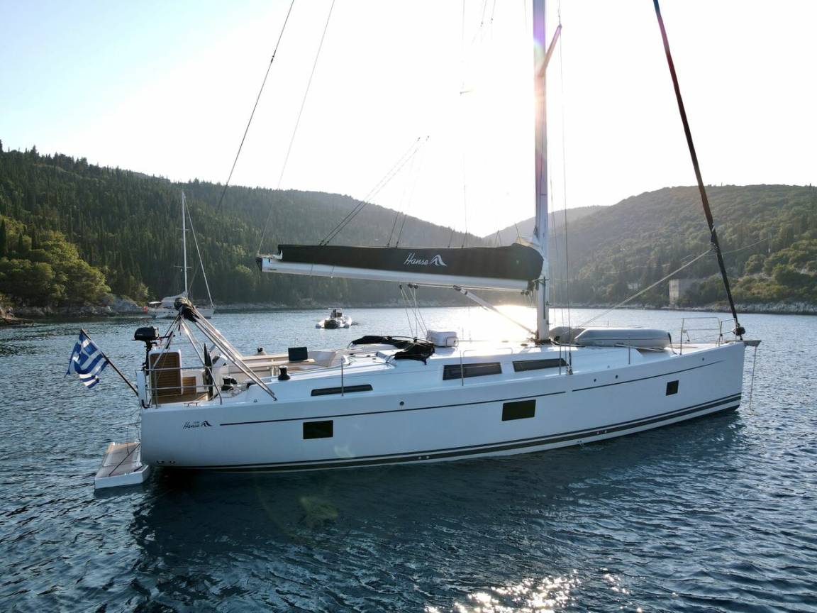 Houseboat ∙ 5 Bedrooms ∙ 10 Guests - Greece
