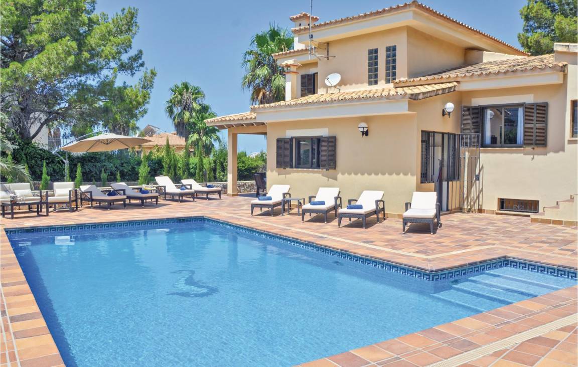 160 M² House ∙ 4 Bedrooms ∙ 8 Guests - S'Arenal