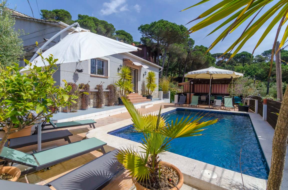 100 M² Villa ∙ 4 Makuuhuonetta ∙ 12 Vierasta - Blanes
