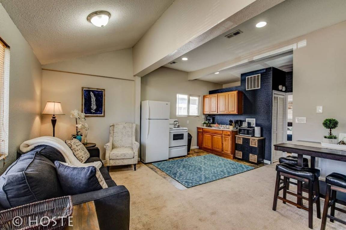Apartment ∙ 1 Bedroom ∙ 4 Guests - Colorado Springs, CO