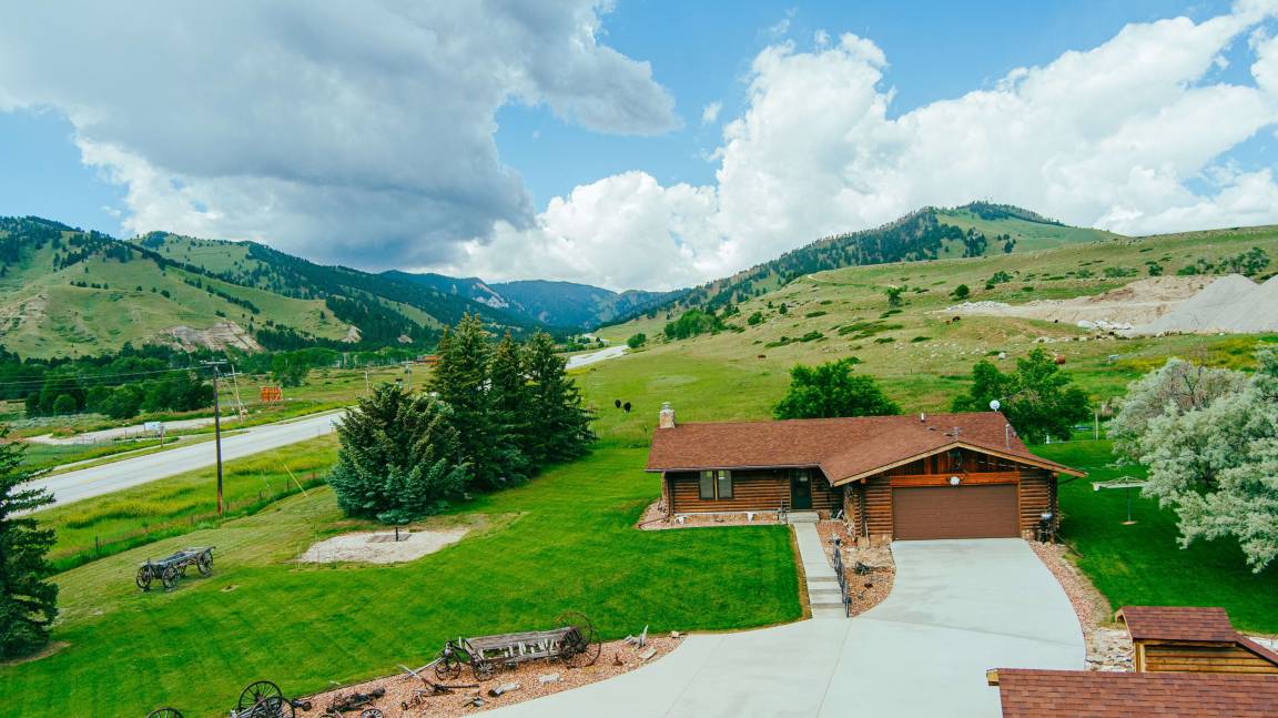 House ∙ 2 Bedrooms ∙ 8 Guests - Wyoming