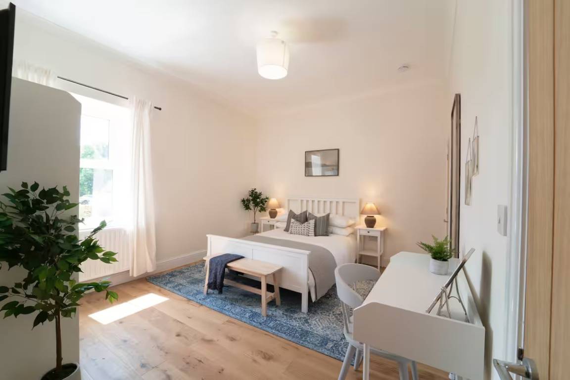 90 M² Apartment ∙ 3 Bedrooms ∙ 6 Guests - Chipchase Castle