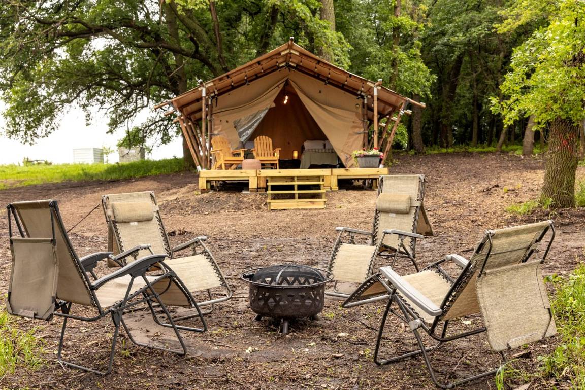 Camping ∙ 1 Bedroom ∙ 4 Guests - Minnesota
