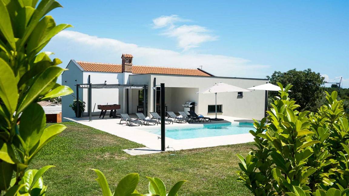 200 M² Villa ∙ 3 Slaapkamers ∙ 6 Gasten - Banjole