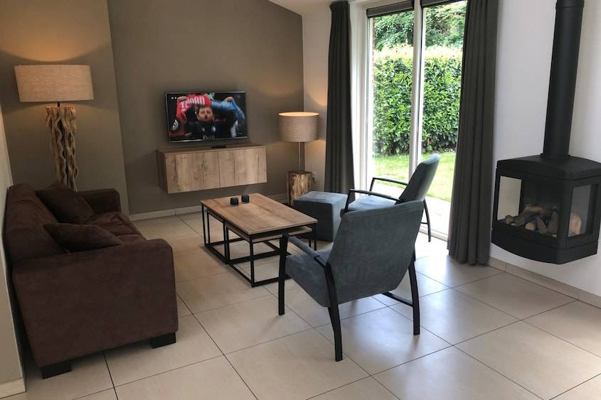 90 M² Villa ∙ 2 Bedrooms ∙ 4 Guests - Venlo