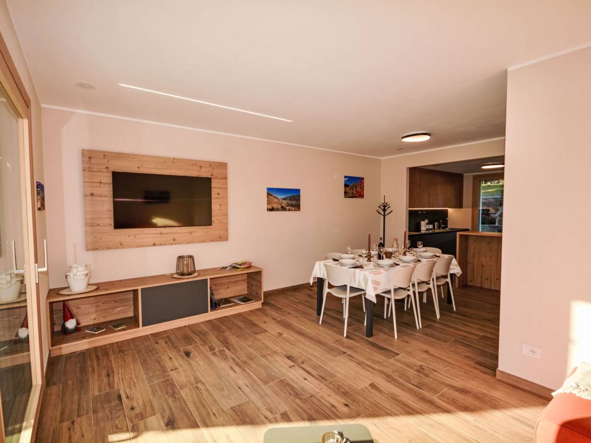 100 M² House ∙ 1 Bedroom ∙ 8 Guests - Tirano