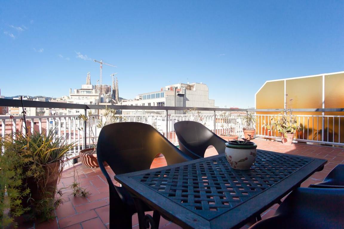 75 M² Apartamento ∙ 2 Habitaciones ∙ 4 Huéspedes - Cerdanyola del Vallès