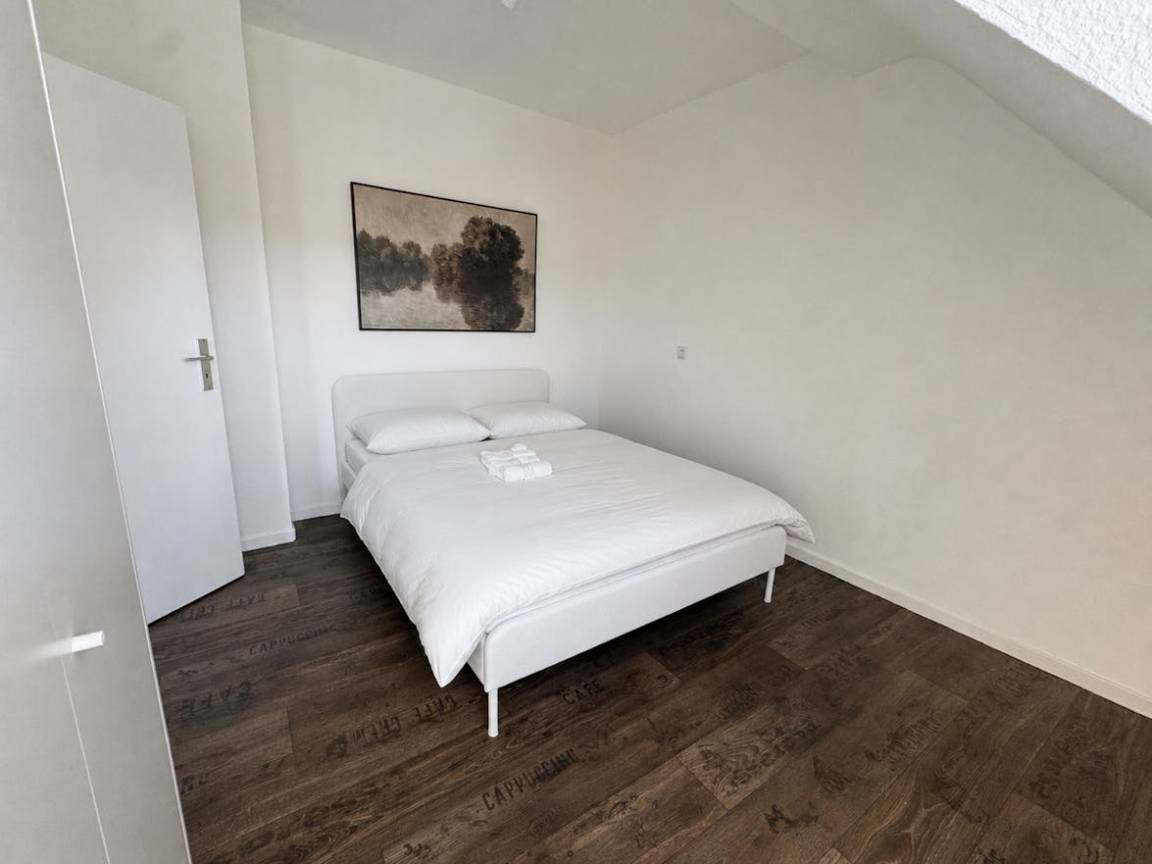 35 M² Ferienwohnung ∙ 1 Schlafzimmer ∙ 1 Gast - Düsseldorf