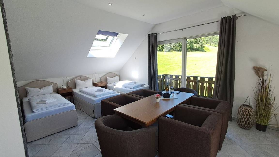 32 M² Ferienwohnung ∙ 1 Schlafzimmer ∙ 5 Gäste - Winterberg