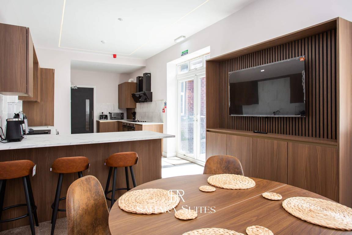 Apartment ∙ 8 Bedrooms ∙ 16 Guests - Sunderland