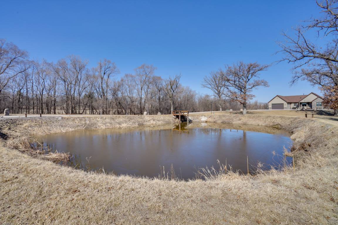 139 M² Apartment ∙ 2 Bedrooms ∙ 4 Guests - Farmington, MN
