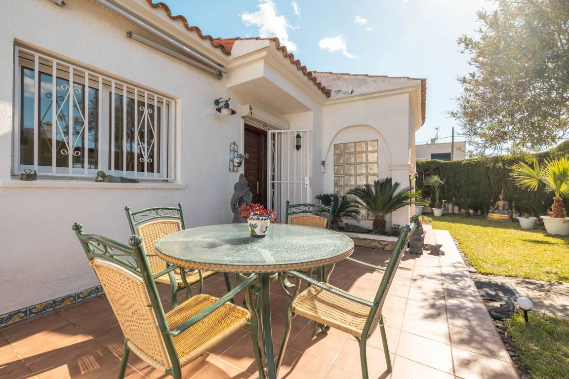 111 M² Maison De Vacances ∙ 3 Chambres ∙ 6 Personnes - Mont-roig del Camp