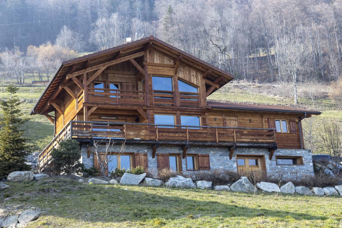 270 M² Chalet ∙ 4 Bedrooms ∙ 8 Guests - Cordon, France