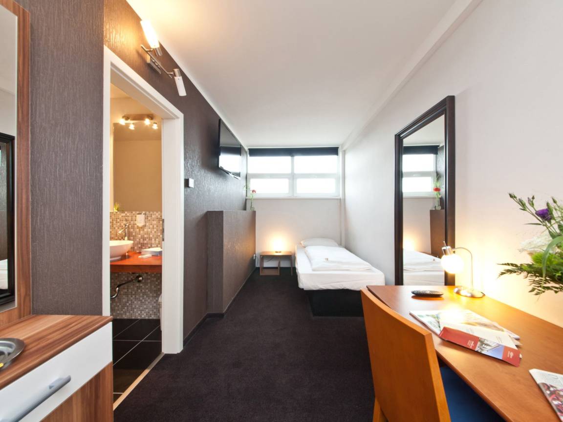 Privé Kamer ∙ 1 Slaapkamer ∙ 1 Gast - Leipzig