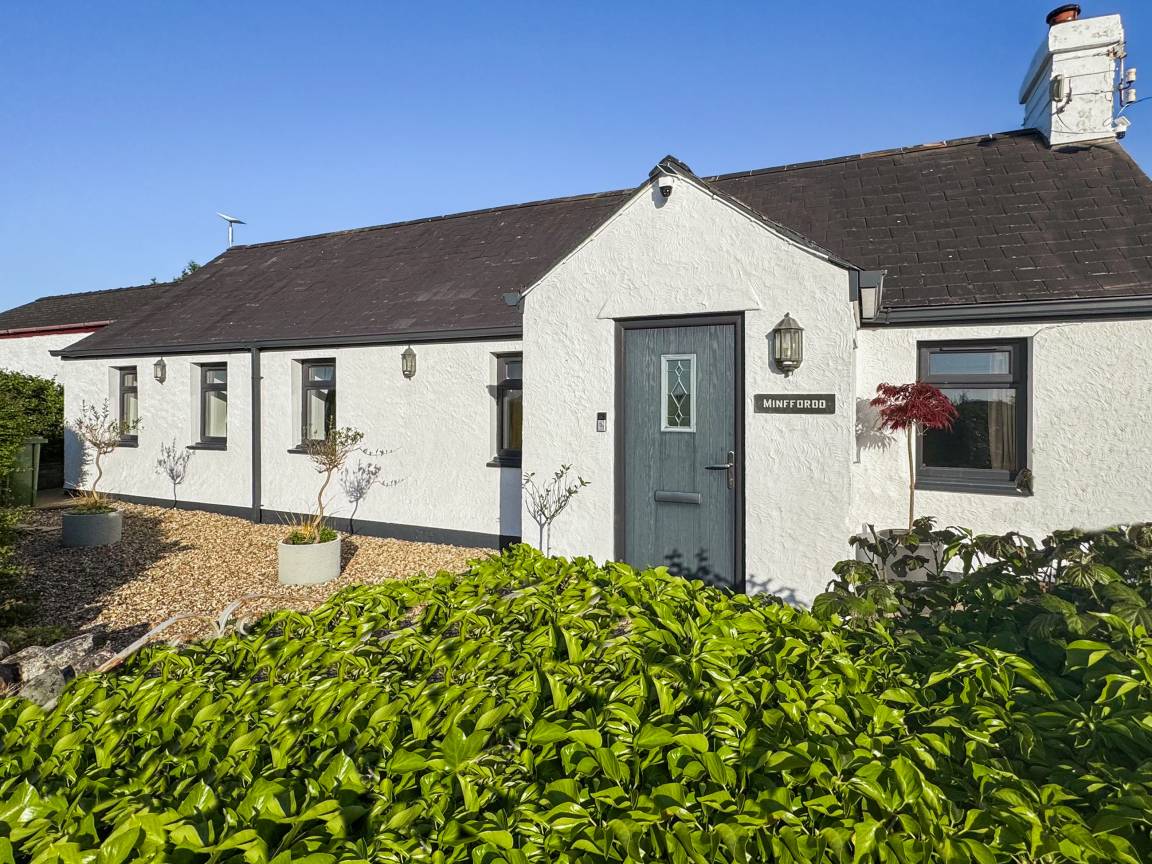 Cottage ∙ 4 Bedrooms ∙ 6 Guests - Rhosneigr
