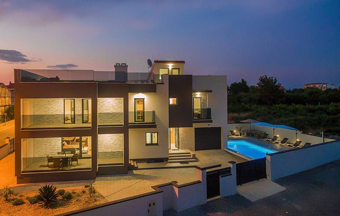 340 M² Villa ∙ 6 Schlafzimmer ∙ 12 Gäste - Zadar